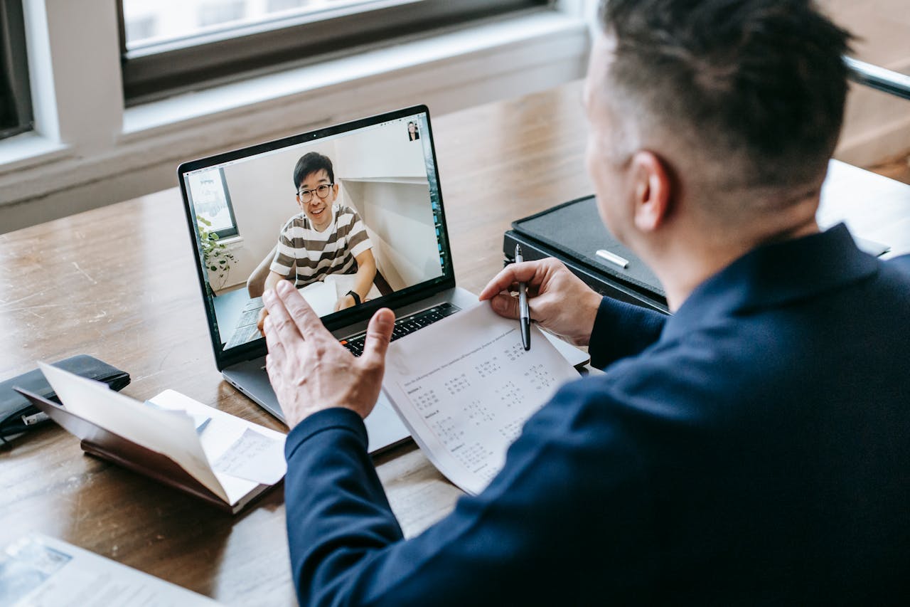 How to Teach English Online with Magic Ears | The TEFL Org